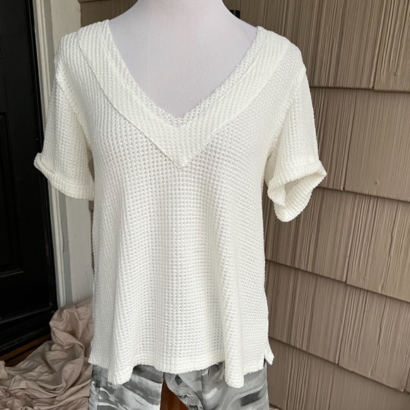 POL | Tops | Nwt Pol Clothing White Vneck Waffle T Shirt Wunfinished ...